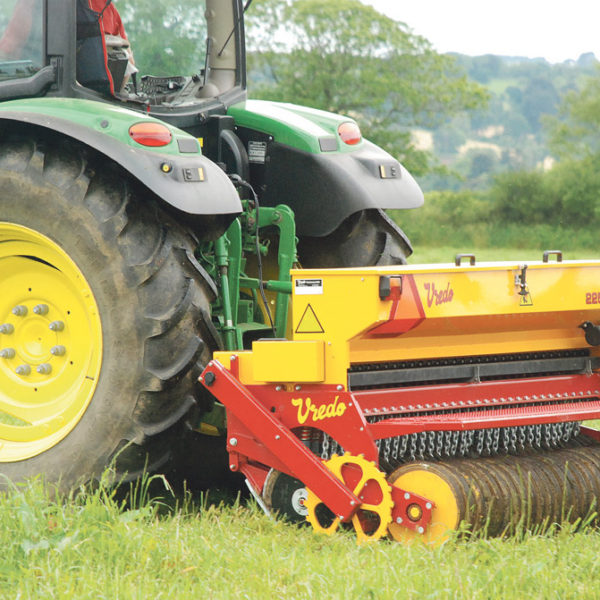 Le sursemis de prairie en pratique | Journal Paysan Breton