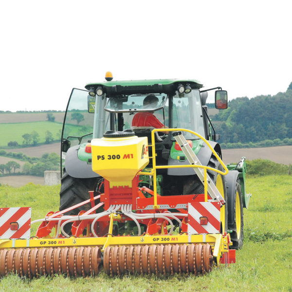 Le sursemis de prairie en pratique | Journal Paysan Breton