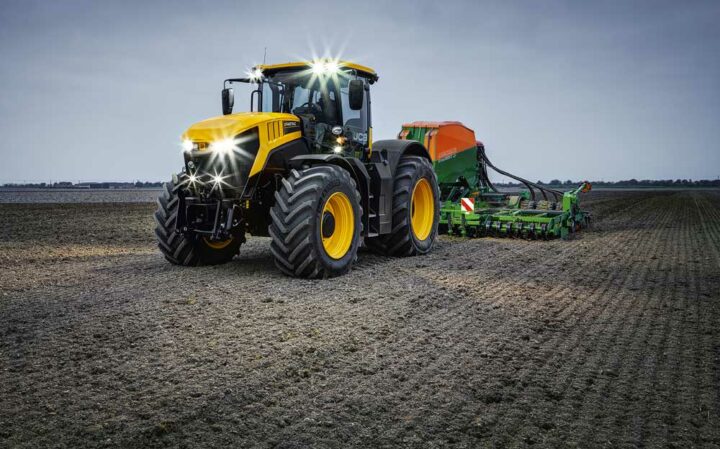 FASTRAC JCB série 8000 : deux nouveaux modèles puissants | Journal ...