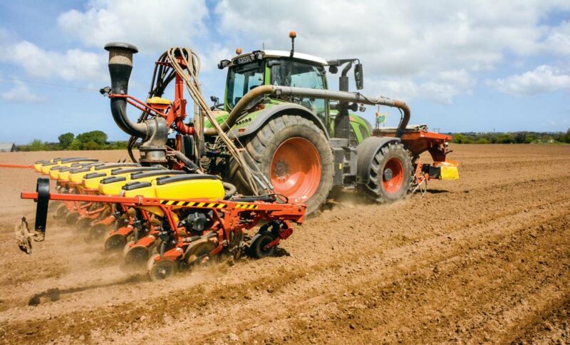 Rapidité et précision dans le semis de maïs | Journal Paysan Breton