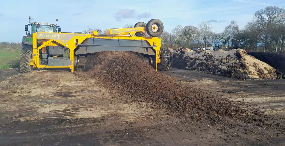 4 tournées par an pour le retourneur d’andain de la Cuma | Journal ...